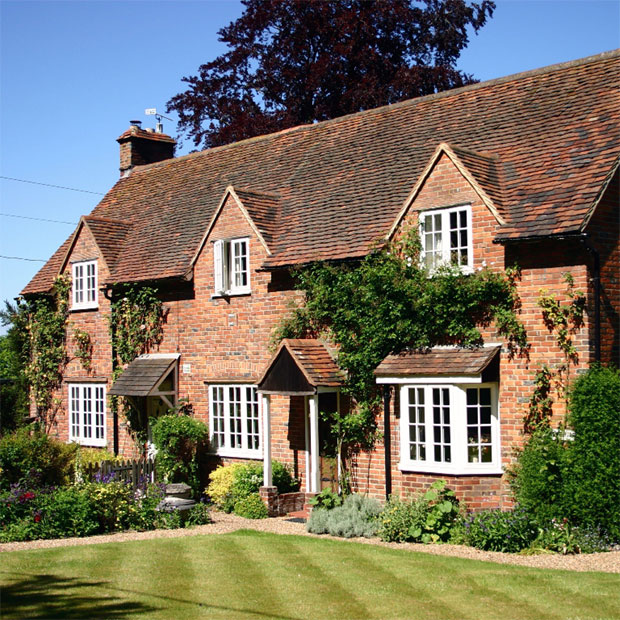 Top 8 benefits of slim aluminium windows | Falcon Installations